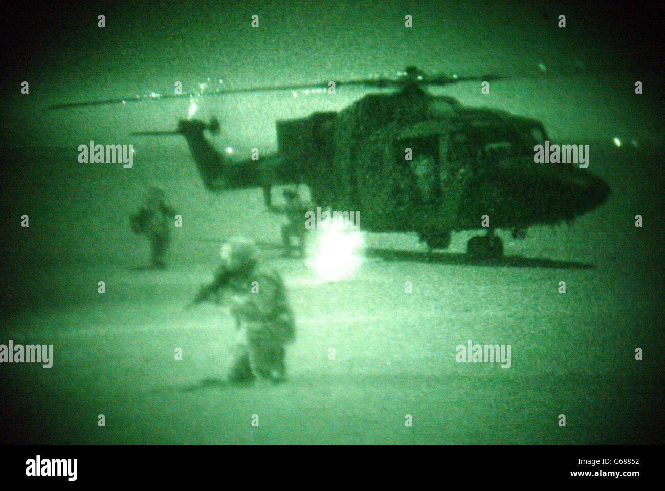 Night vision in iraq hi-res stock photography and images - Alamy