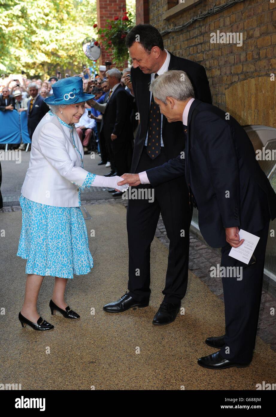 Queen elizabeth ii arrives at lords cricket ground hi-res stock ...