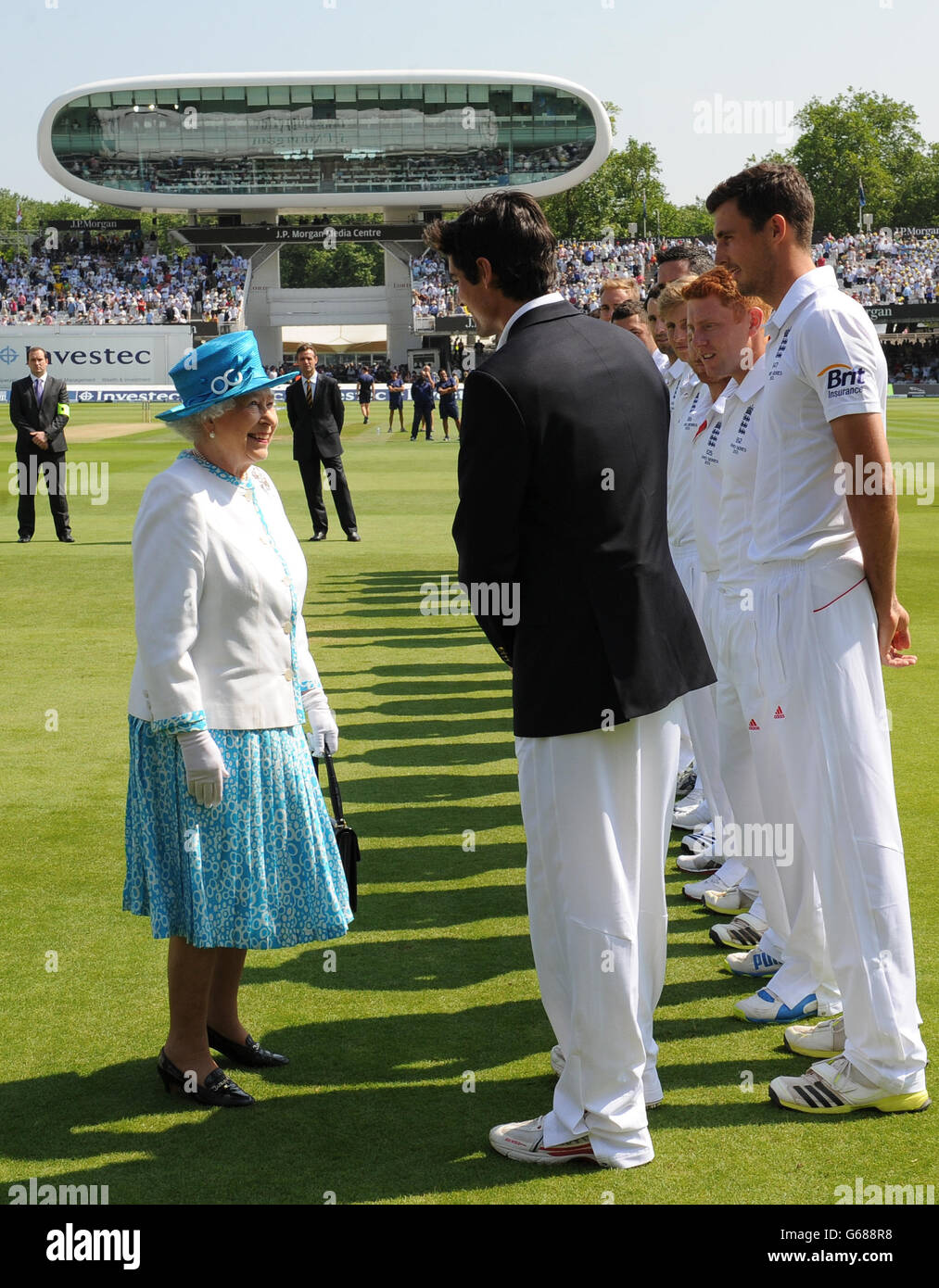 Queen Elizabeth II speaks with England captain Alastair Cook after ...