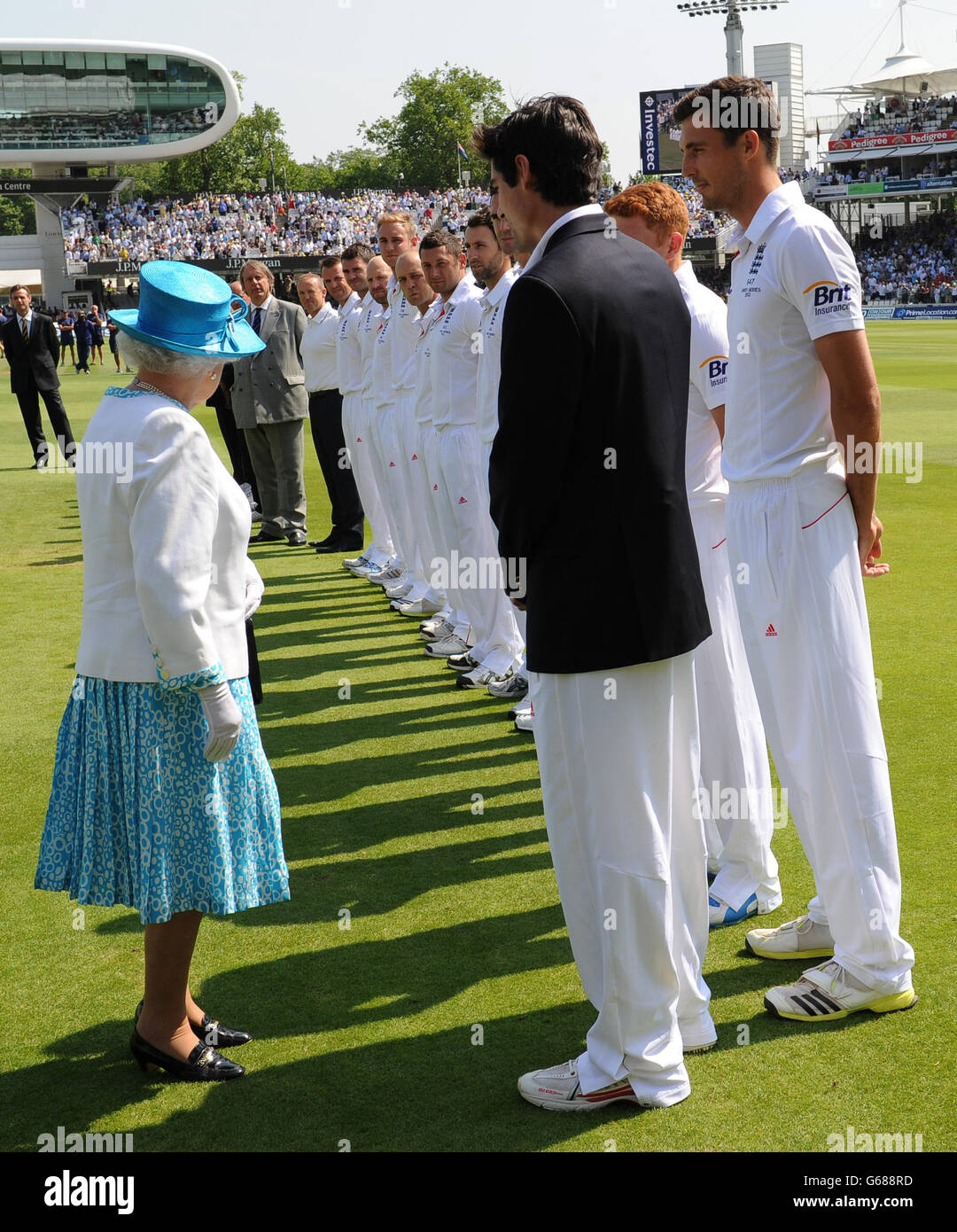 Queen Elizabeth II speaks with England captain Alastair Cook after ...