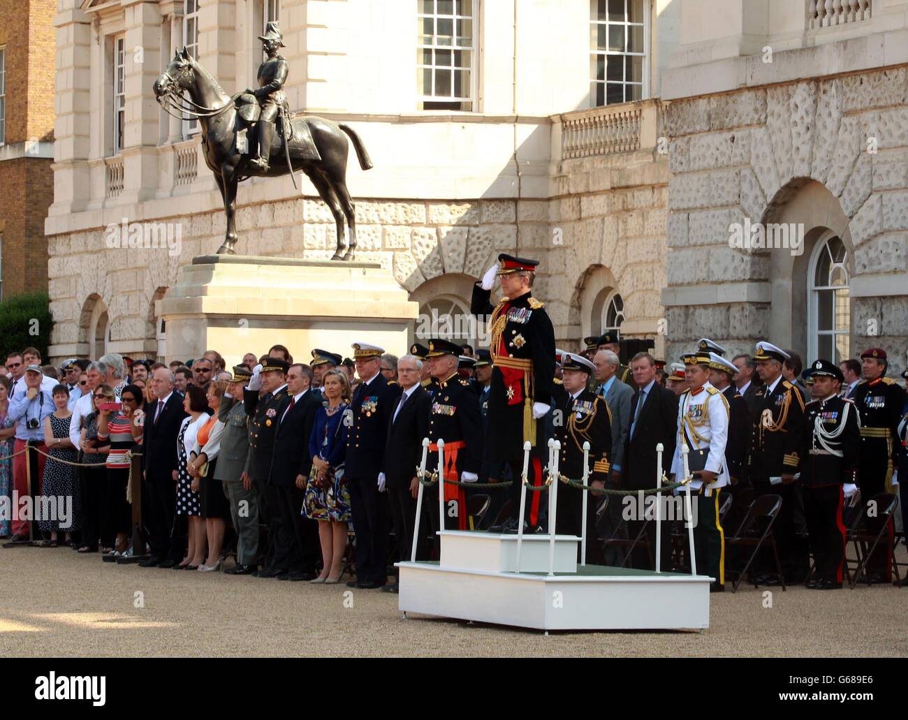 The Outgoing Chief Defence Staff General Sir David Richards Centre High ...