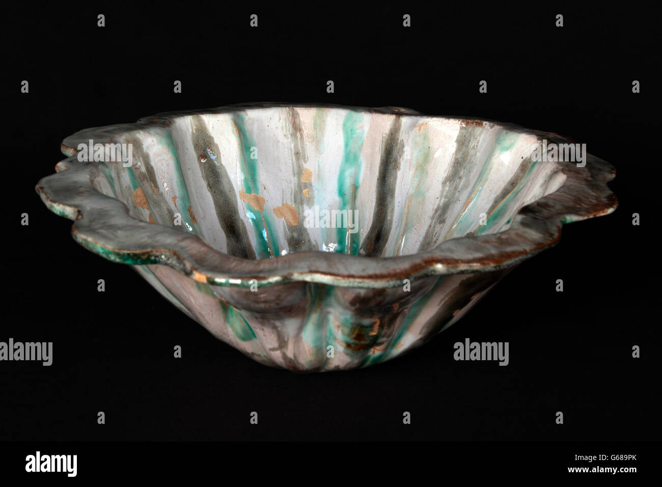 Fluted shape hi-res stock photography and images - Alamy