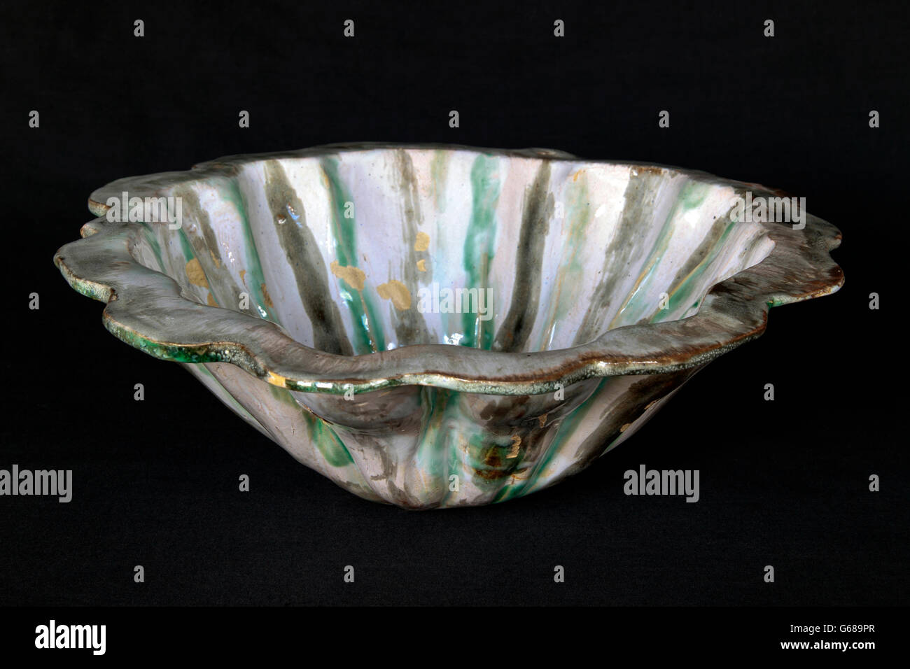 Fluted shape hi-res stock photography and images - Alamy