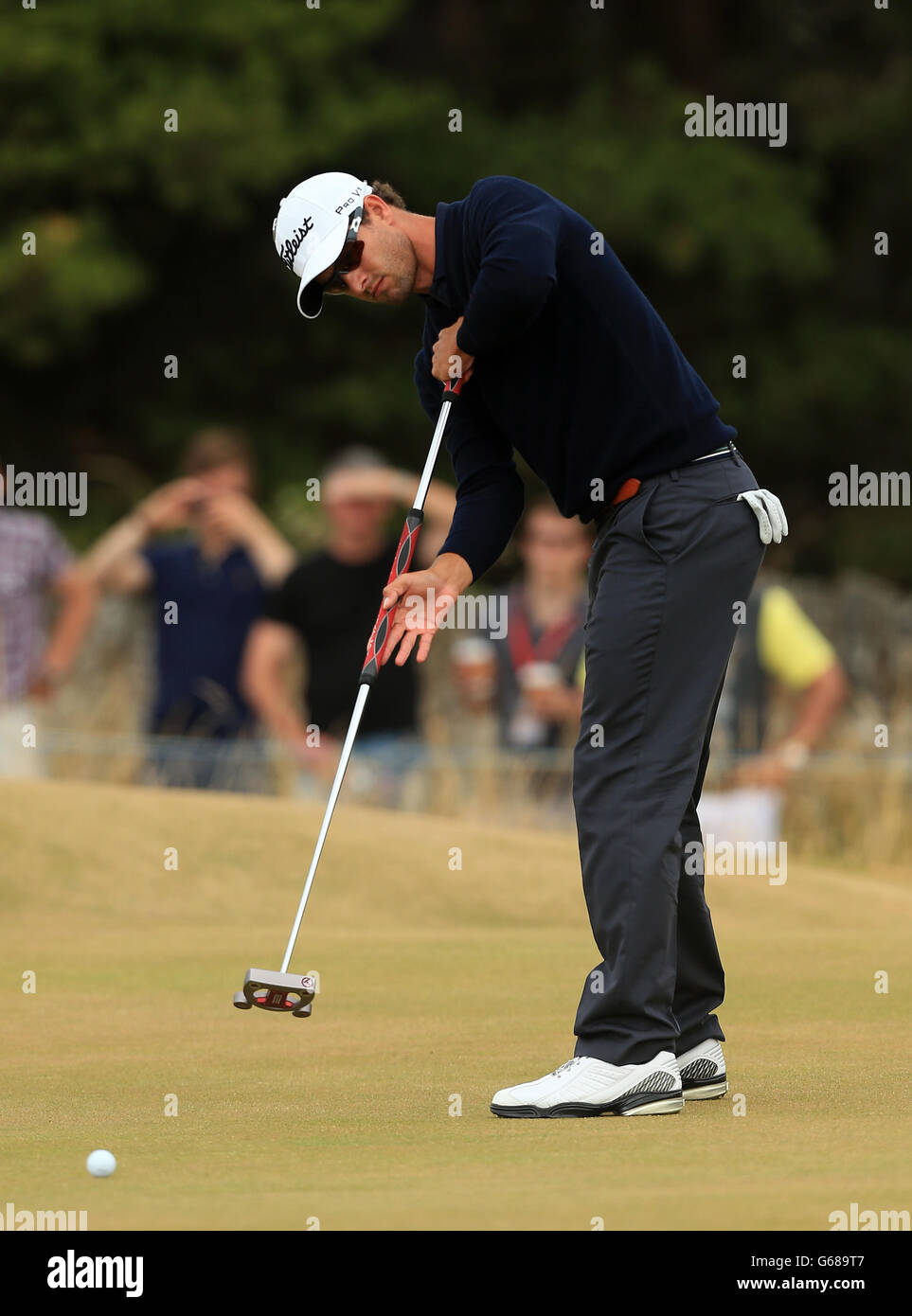 Australias adam scott putts hi-res stock photography and images - Alamy