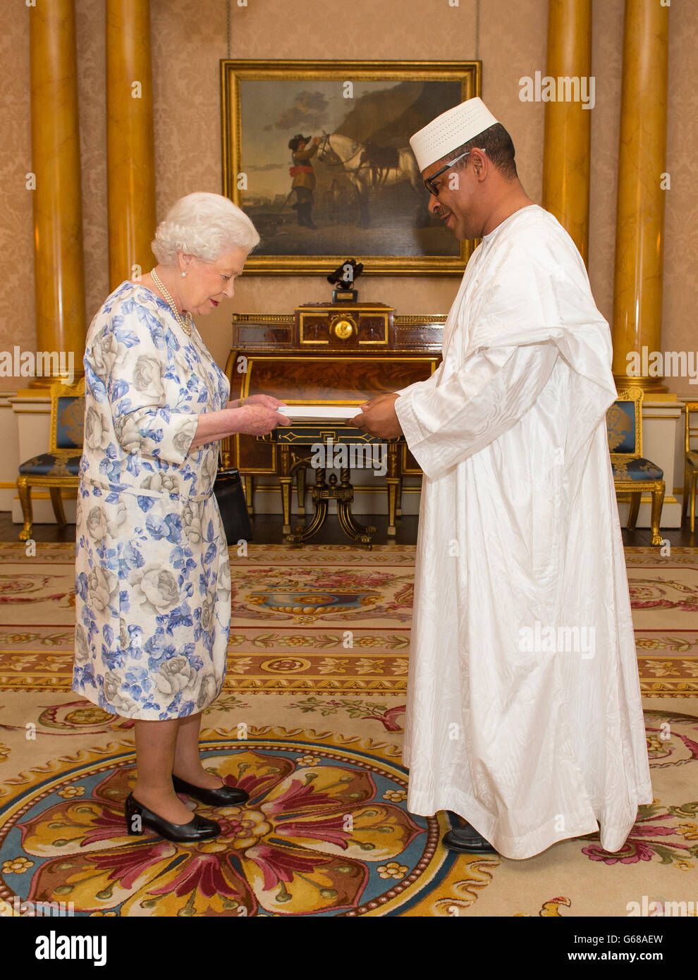 Queen elizabeth ii meets ambassador hi-res stock photography and images ...