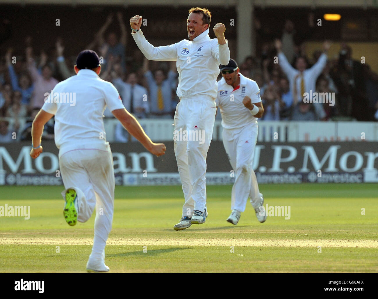 Lord's ashes test england win hi-res stock photography and images - Alamy