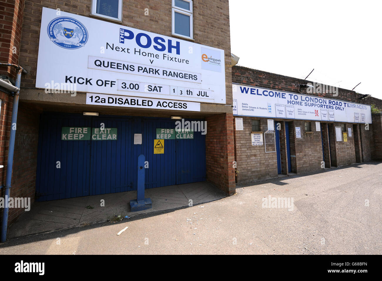 Football terrace hi-res stock photography and images - Alamy