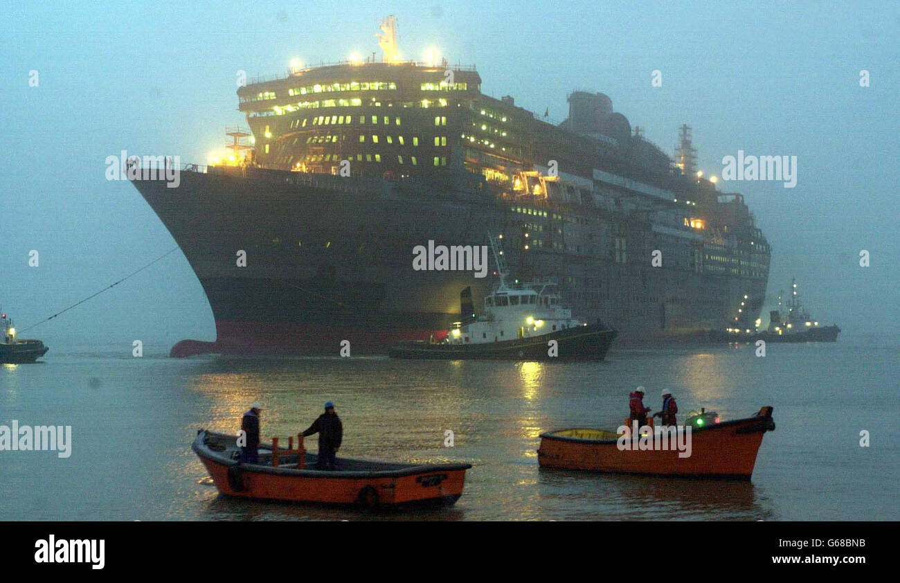 The Queen Mary 2 floats for the first time in Saint Alazaire, Brittany ...
