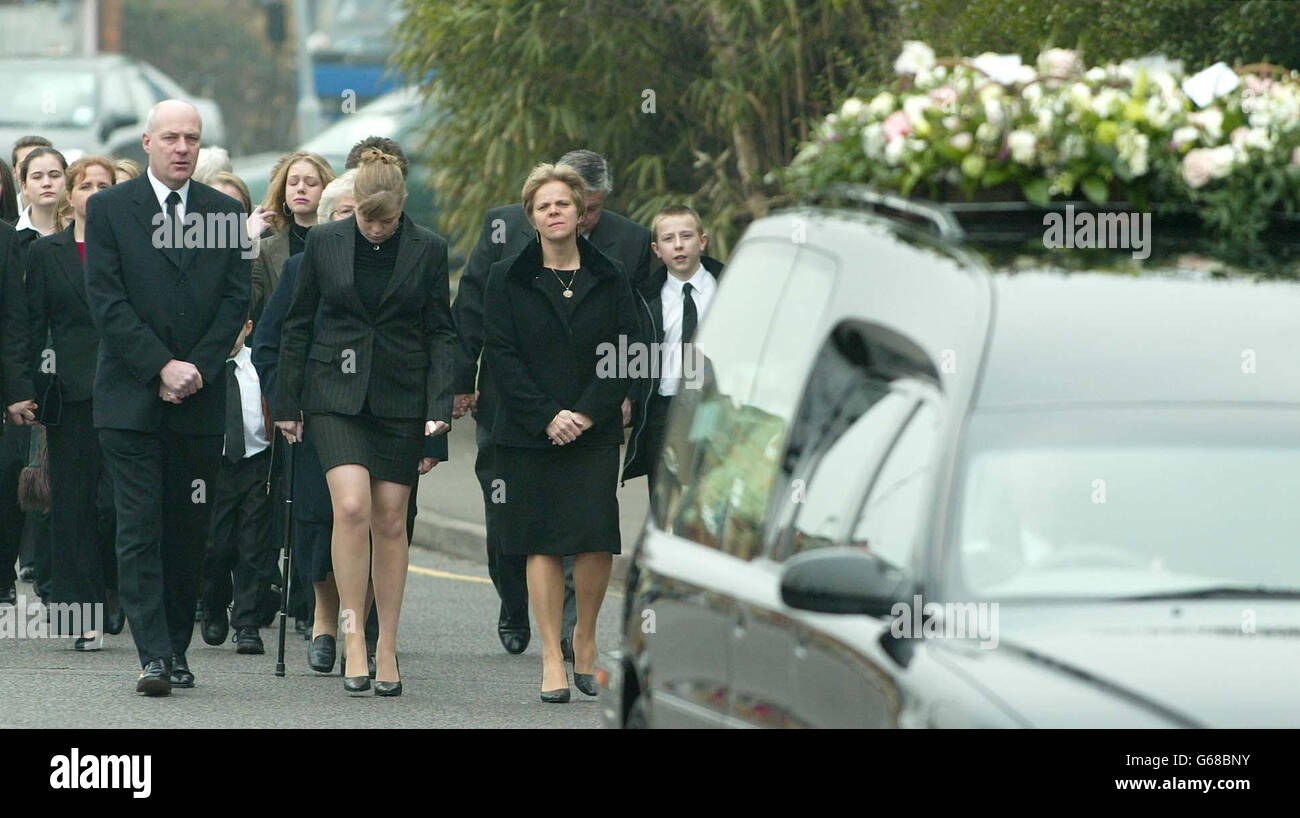 Milly dowler funeral hi-res stock photography and images - Alamy