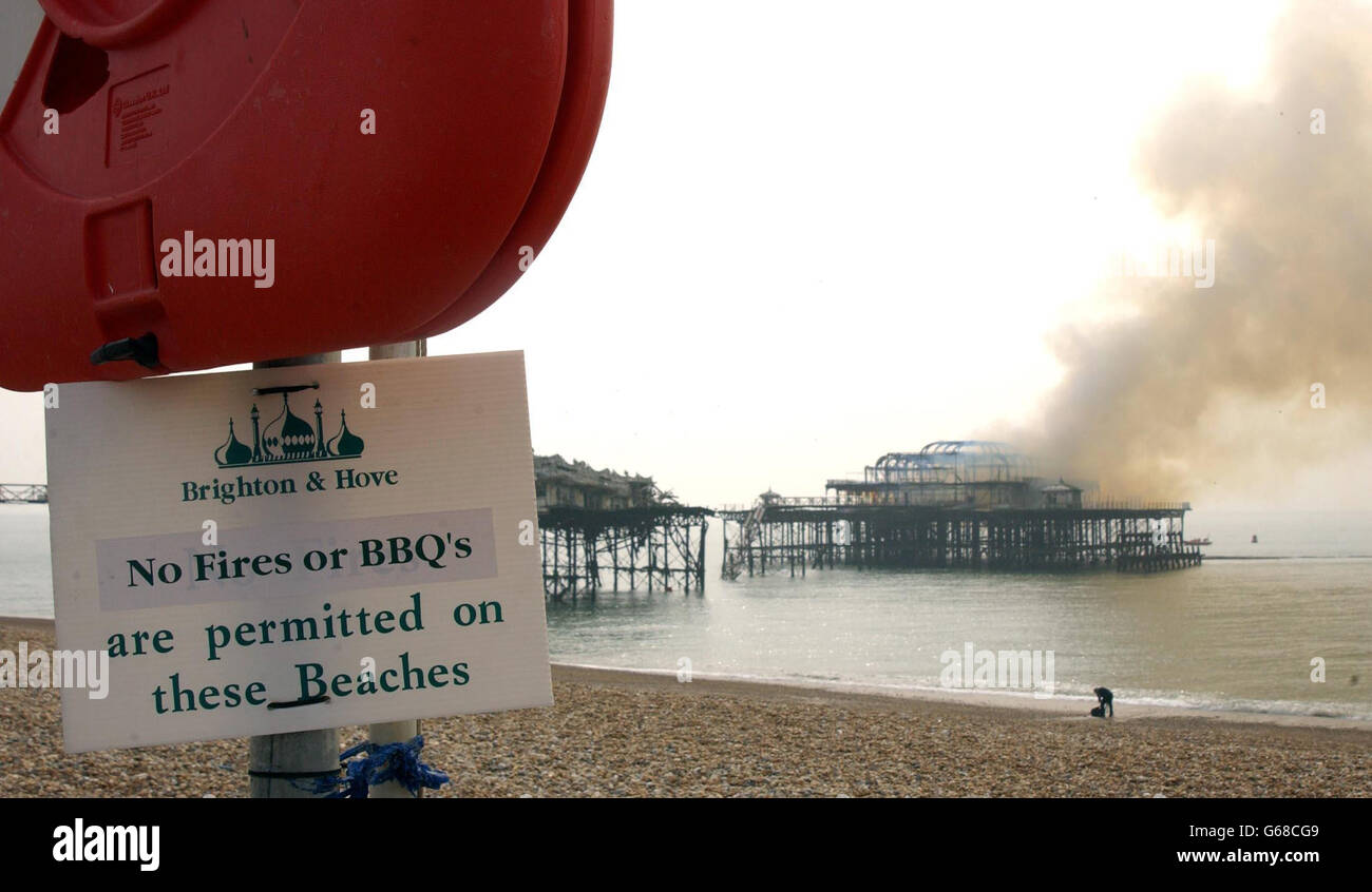 Brighton West Pier - Fire Stock Photo - Alamy