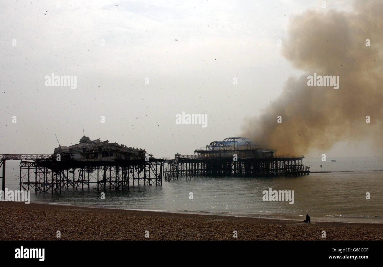 Brighton West Pier - Fire Stock Photo - Alamy