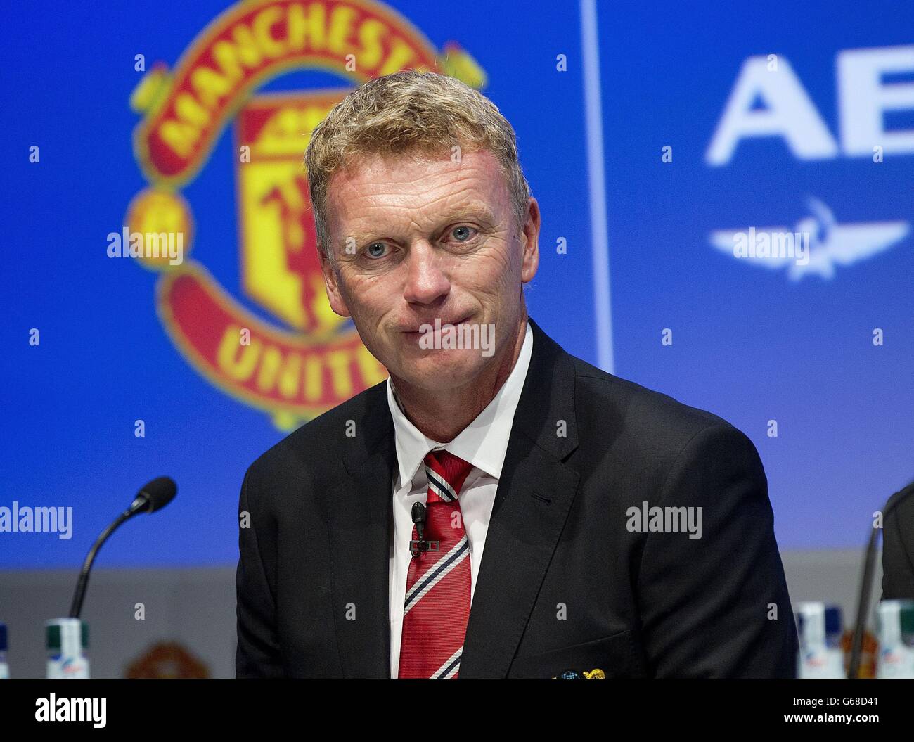 Soccer manchester united global commercial partner announcement old ...