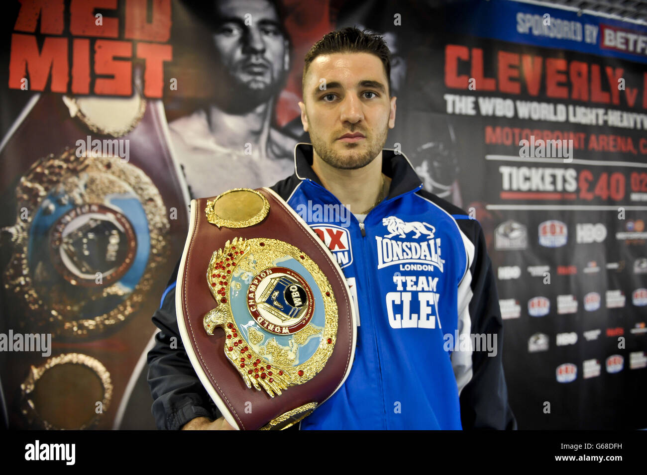 Wbo heavyweight champion of the world hi-res stock photography and ...