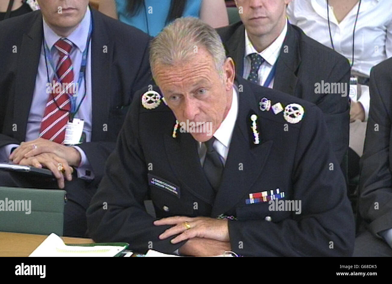 Metropolitan Police Commissioner Sir Bernard Hogan-Howe answer ...