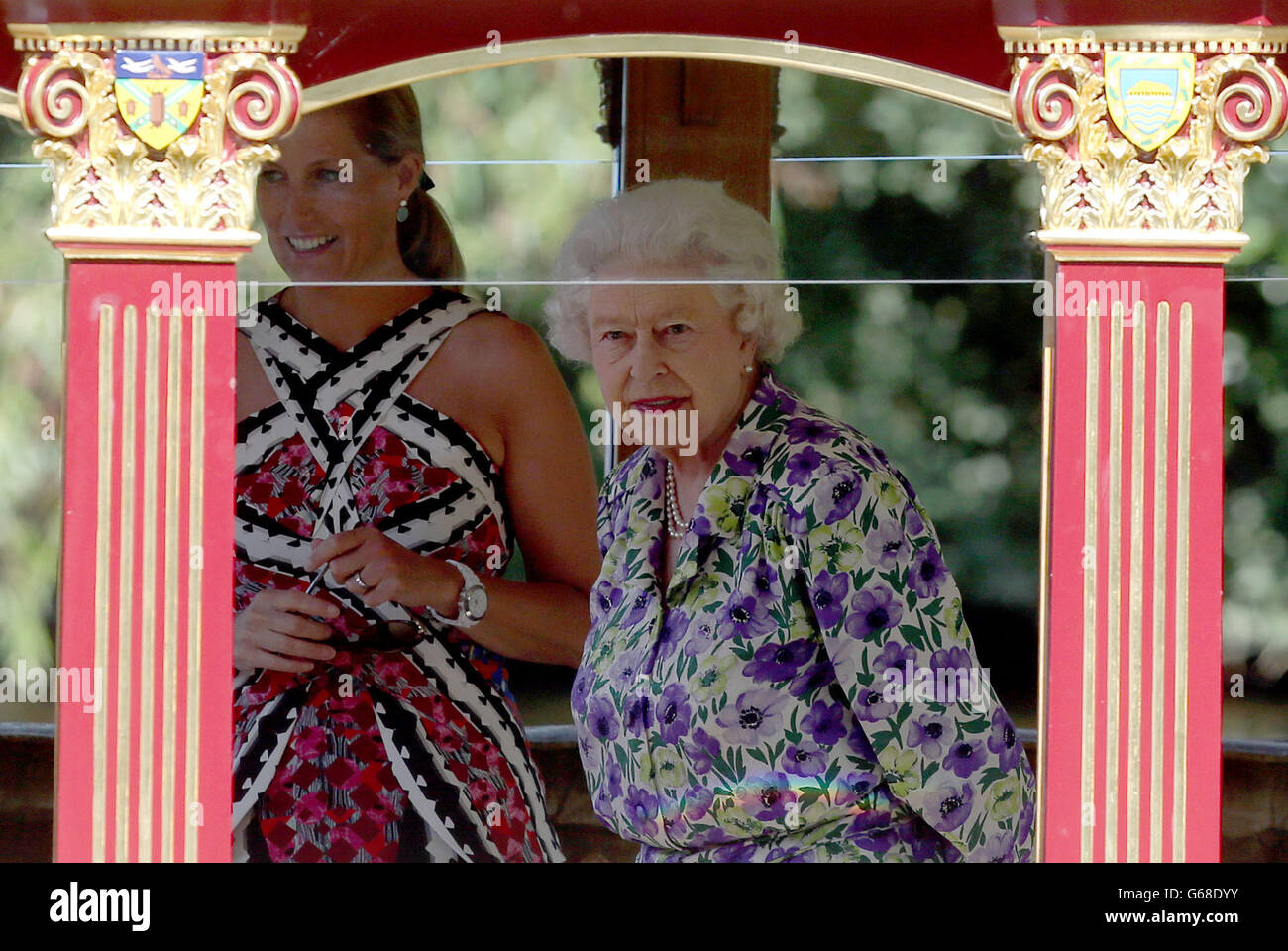 The Countess of Wessex and Queen Elizabeth II are rowed down the river ...