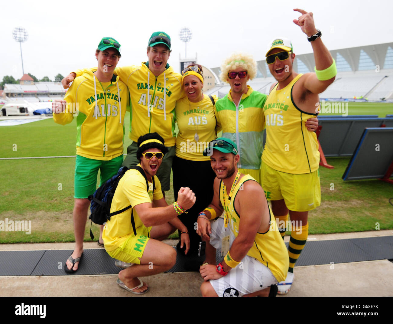 Australian cricket fans hi-res stock photography and images - Alamy