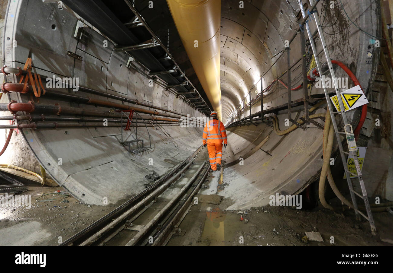 Crossrail stations under construction hi-res stock photography and ...
