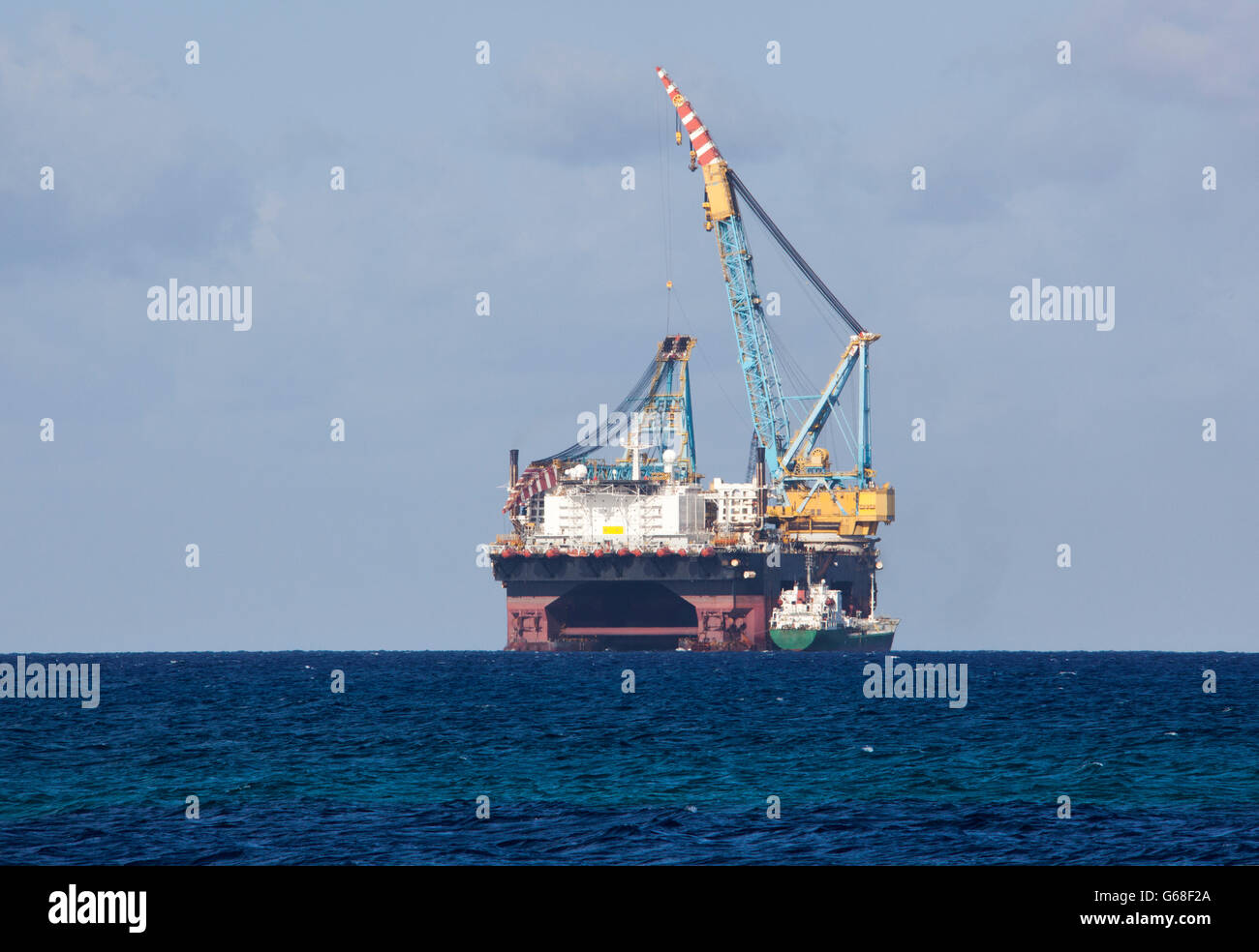 The huge structure outside Grand Bahama Island Stock Photo - Alamy