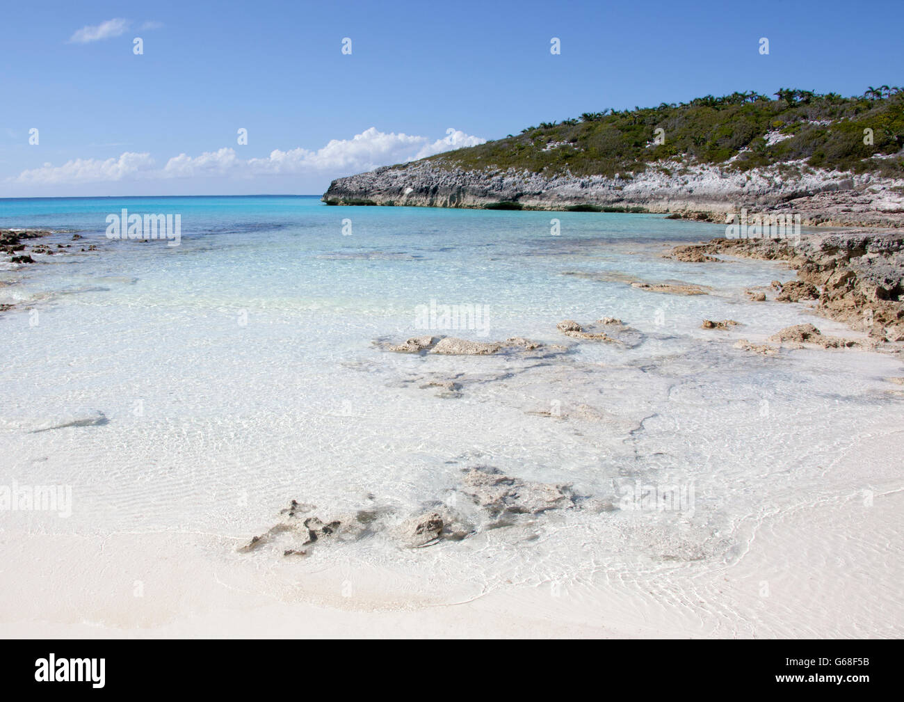 The crystal clear waters on Half Moon Cay uninhabited island (The ...