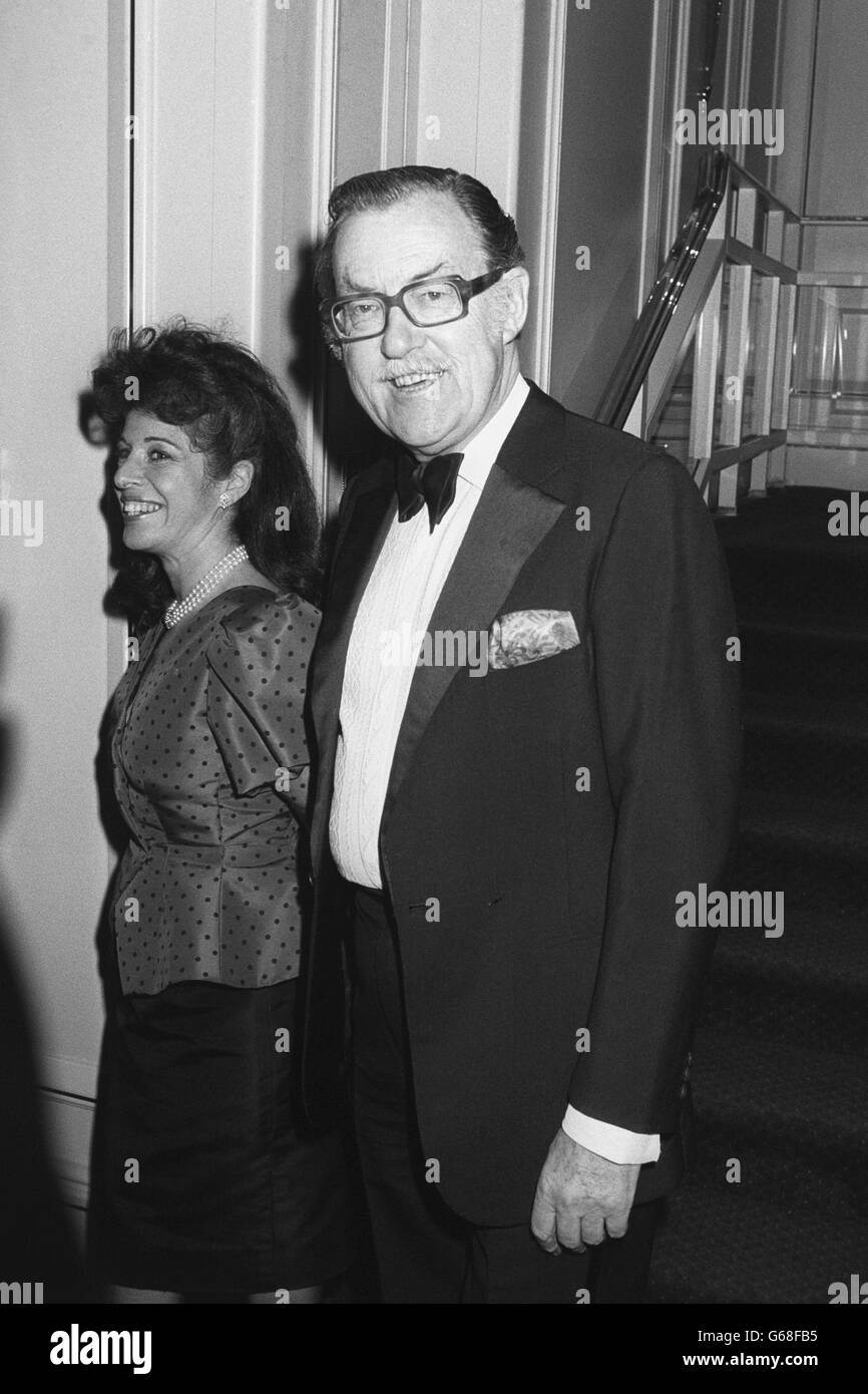 Entertainment - TV travel journalist Alan Whicker - 1987 Stock Photo ...