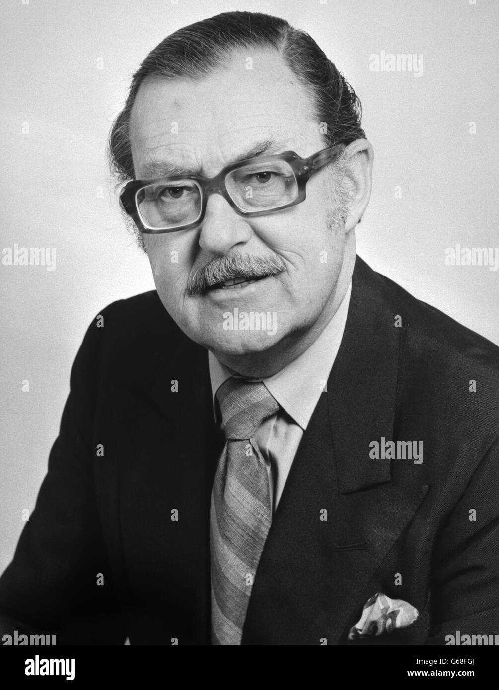 Entertainment - TV travel journalist Alan Whicker Stock Photo - Alamy
