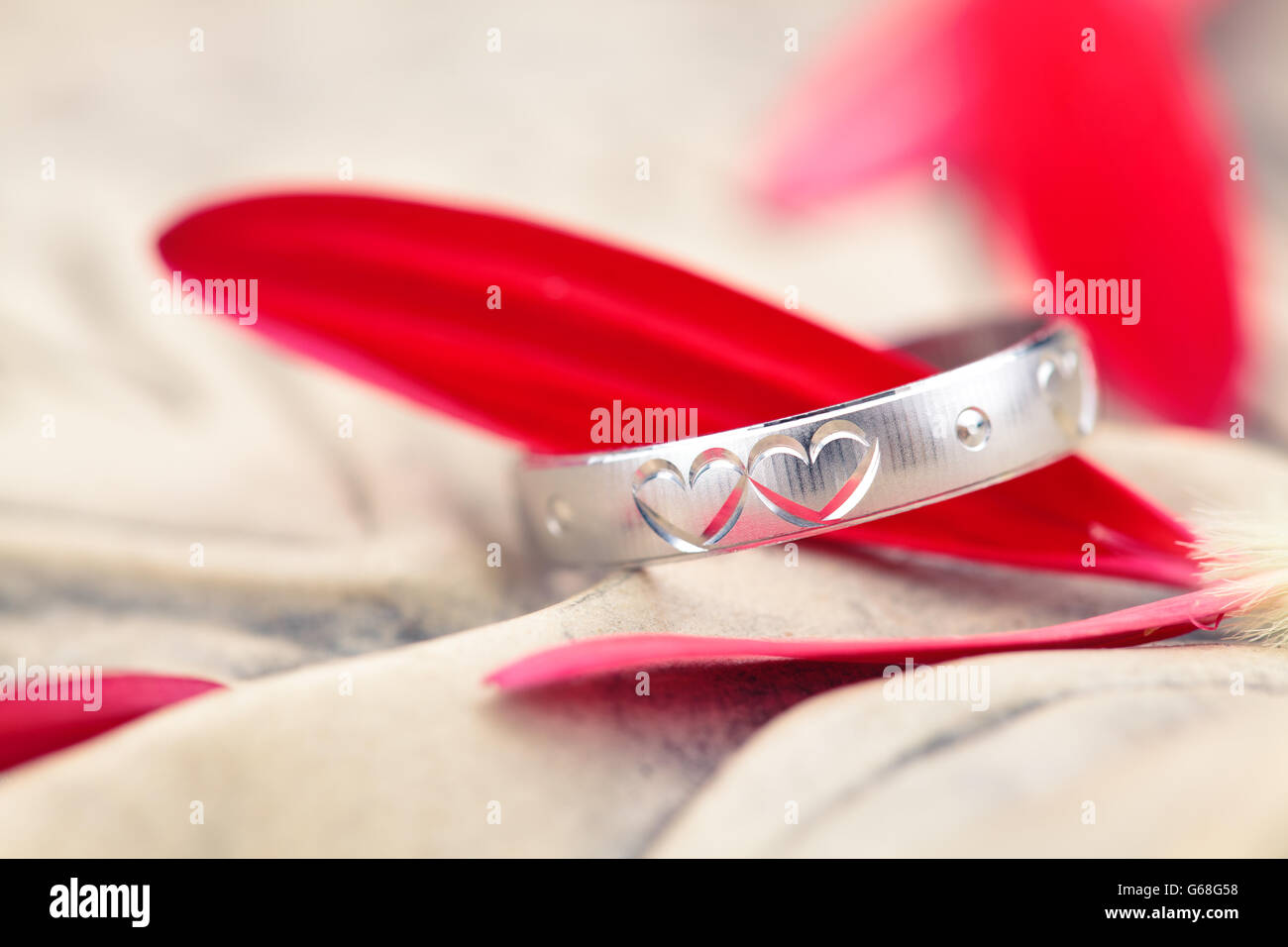 Silver wedding ring hi-res stock photography and images - Alamy