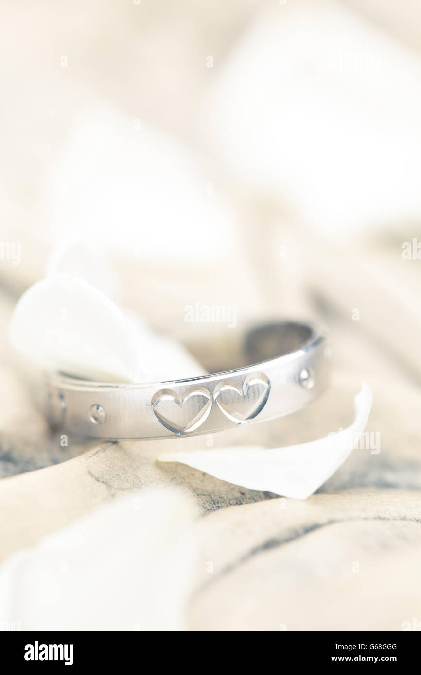 Silver ring Stock Photo - Alamy