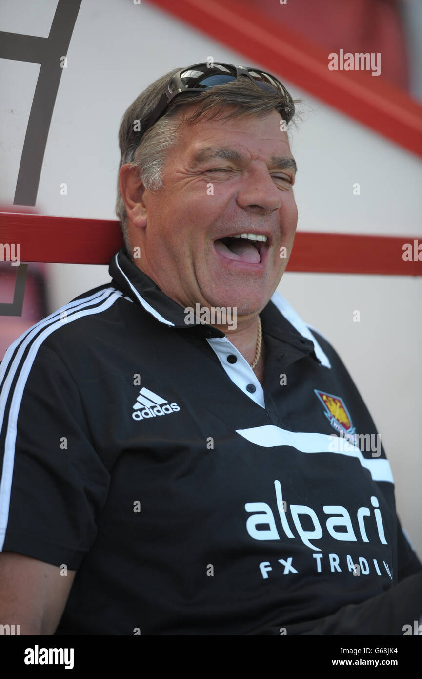 Soccer football dean court headshot head shot portrait hi-res stock ...