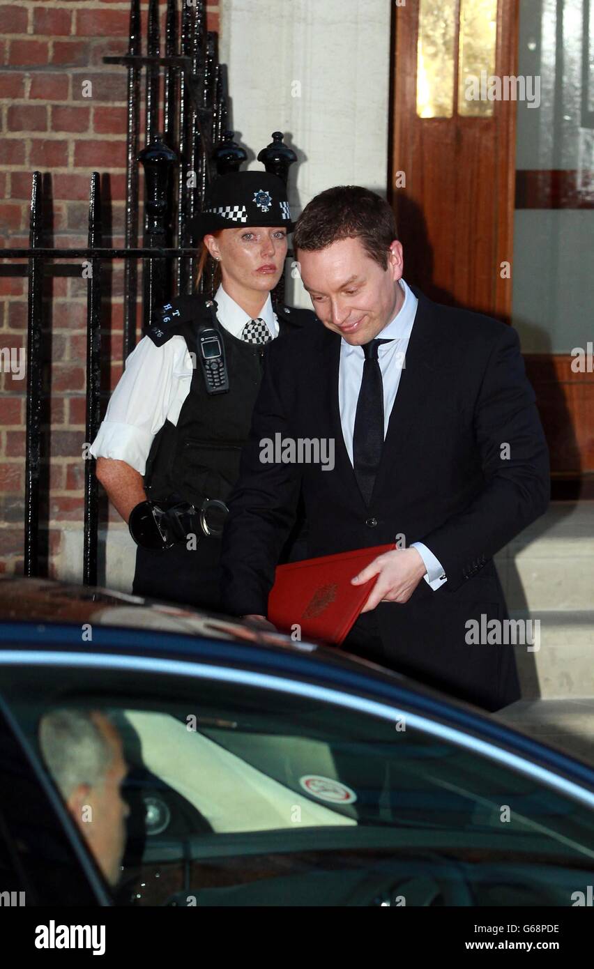 Birth of Prince George of Cambridge Stock Photo - Alamy