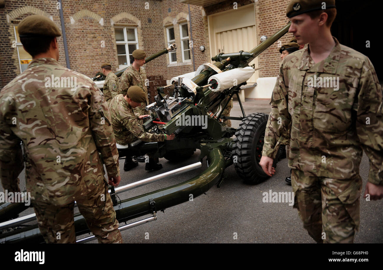The Honourable Artillery Company (HAC) pack away the guns as they prep ...