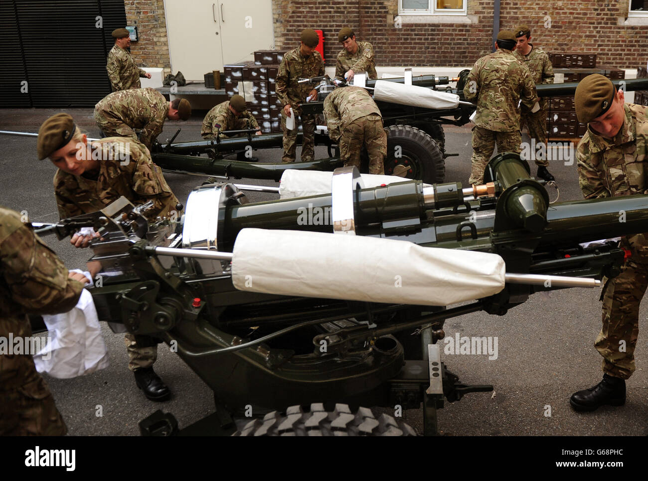 The Honourable Artillery Company (HAC) polish the guns as they prep ...