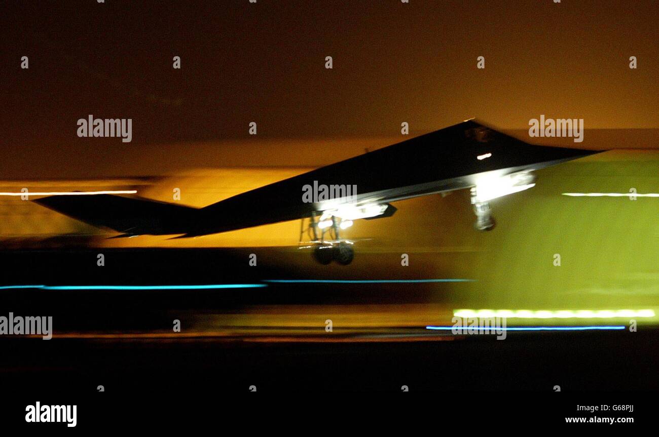 Iraq War US Stealth 117 fighter Stock Photo - Alamy