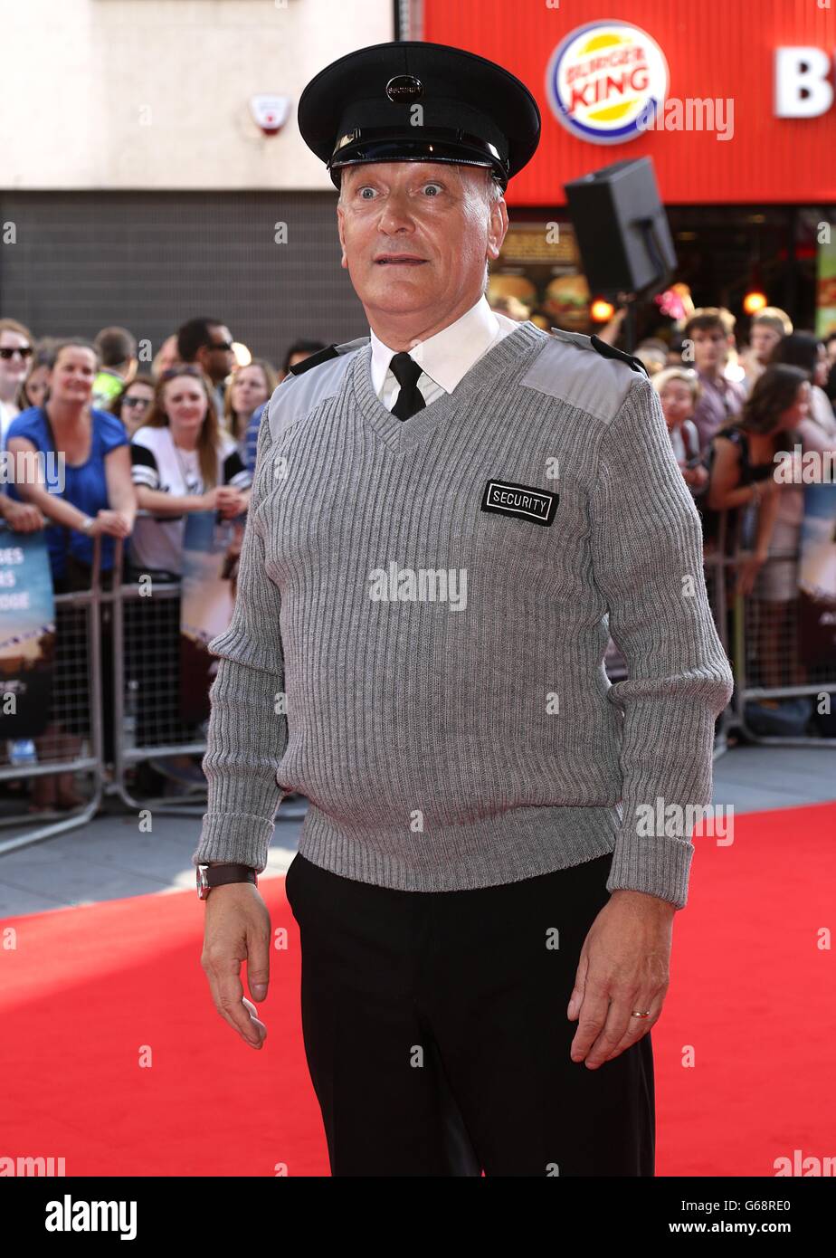 Simon Greenall arriving for the premiere of Alan Partridge : Alpha Papa ...