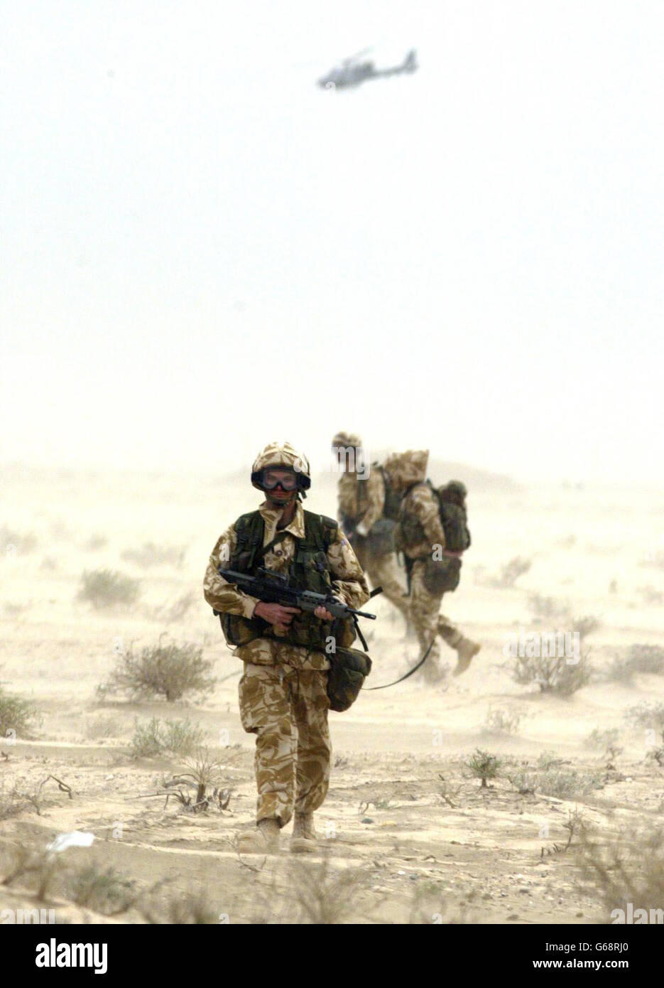 Members of the 16 air assault brigade army air corps hi-res stock ...