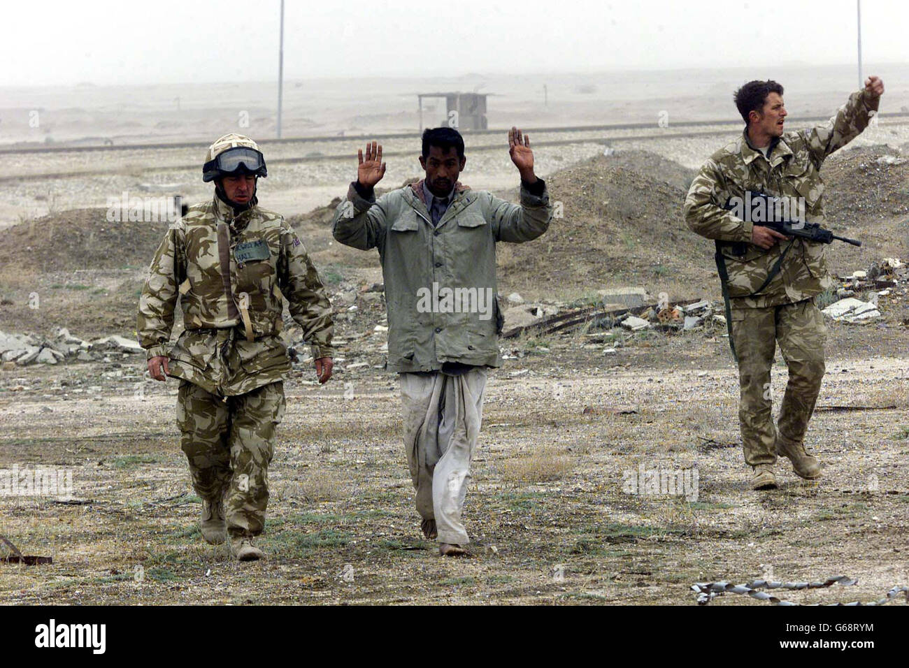Iraq war desert rats hi-res stock photography and images - Alamy