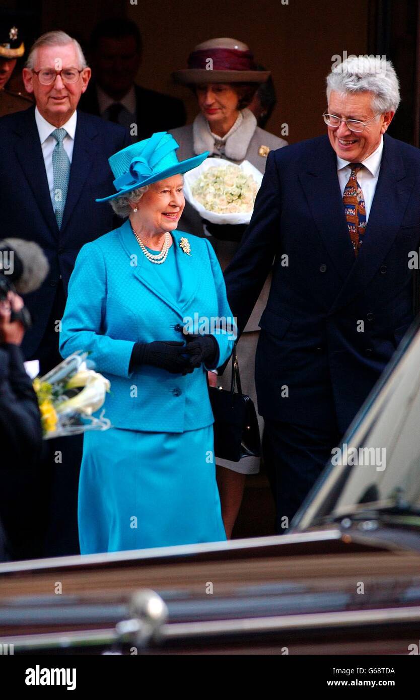 Elizabeth princess margaret royal opera hi-res stock photography and ...