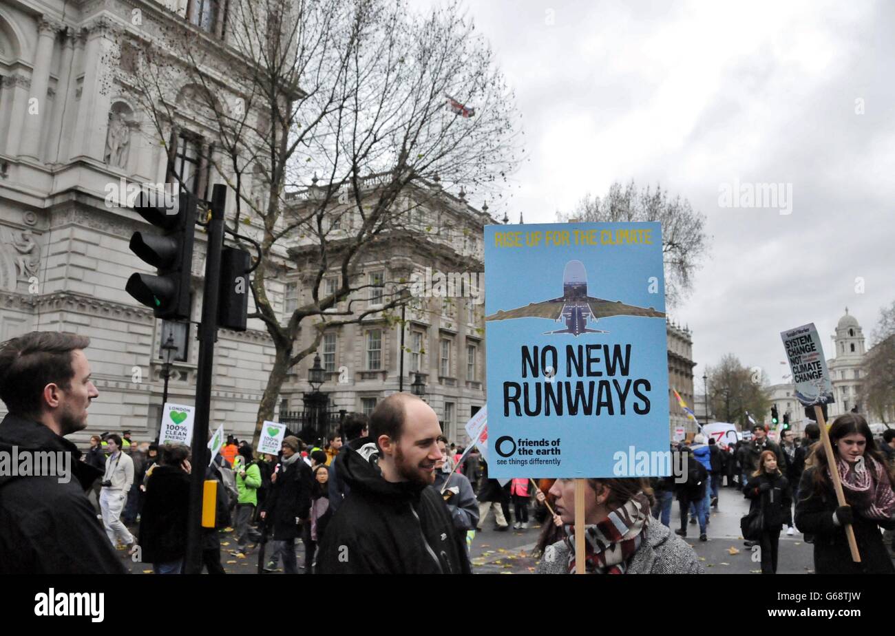 Car exhaust fumes and london hi-res stock photography and images - Alamy