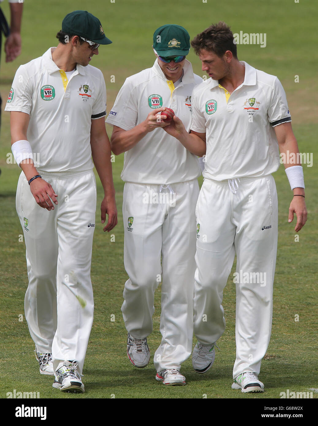 Fast bowlers hi-res stock photography and images - Alamy