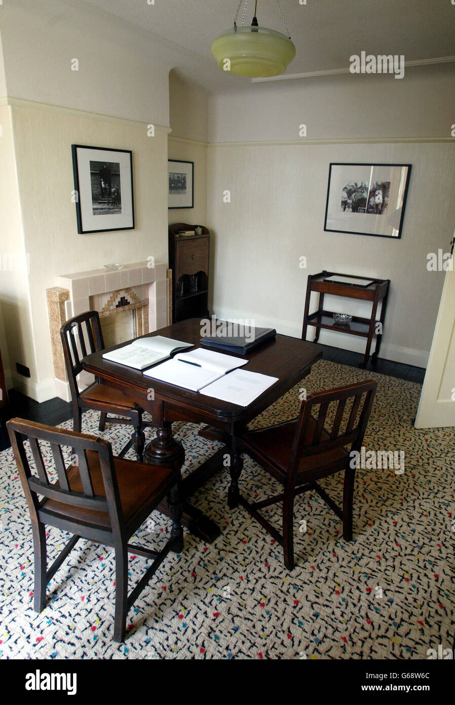 Beatles john lennon childhood home hi-res stock photography and images ...