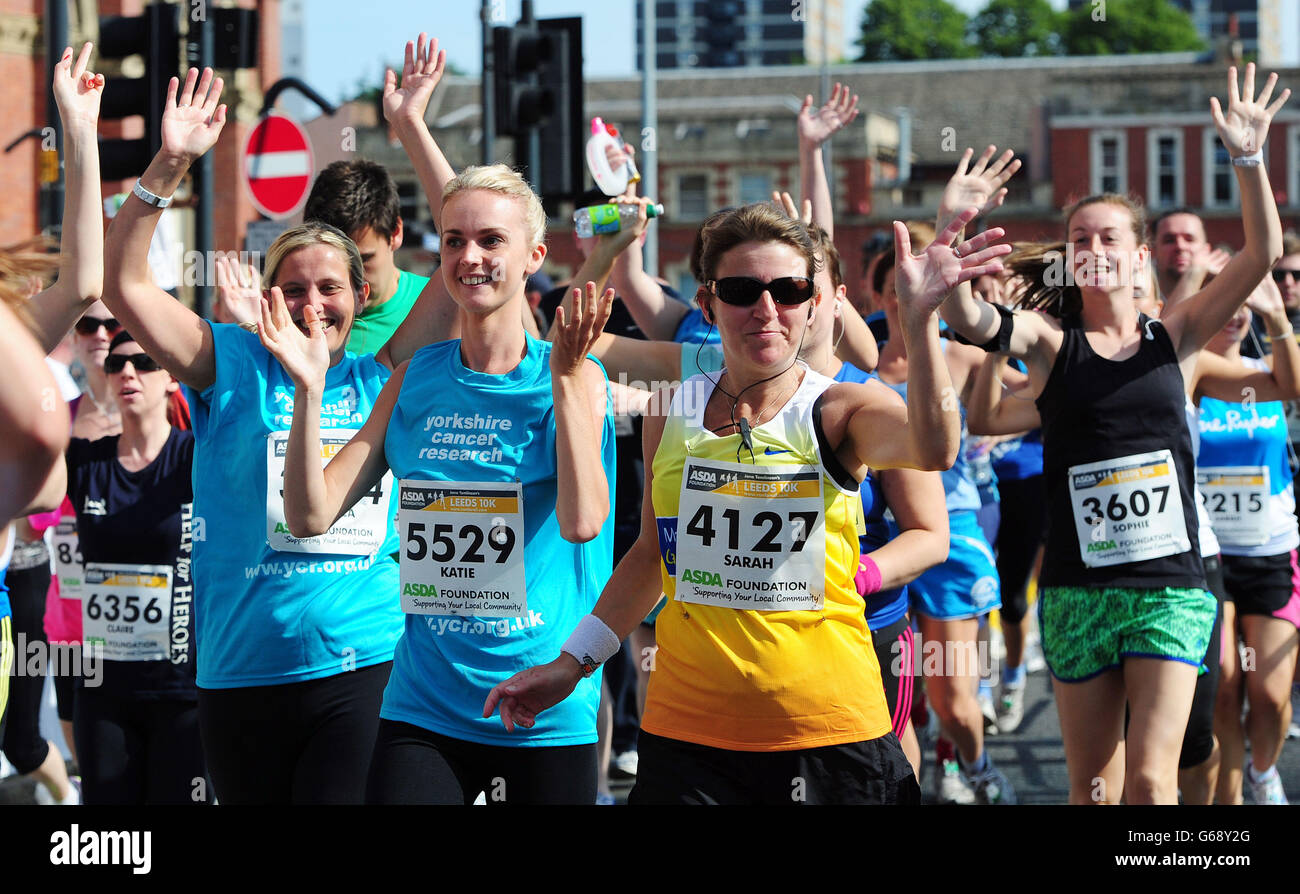 Jane Tomlinson's Leeds 10k run. Competitors take part in the Leeds 10k ...