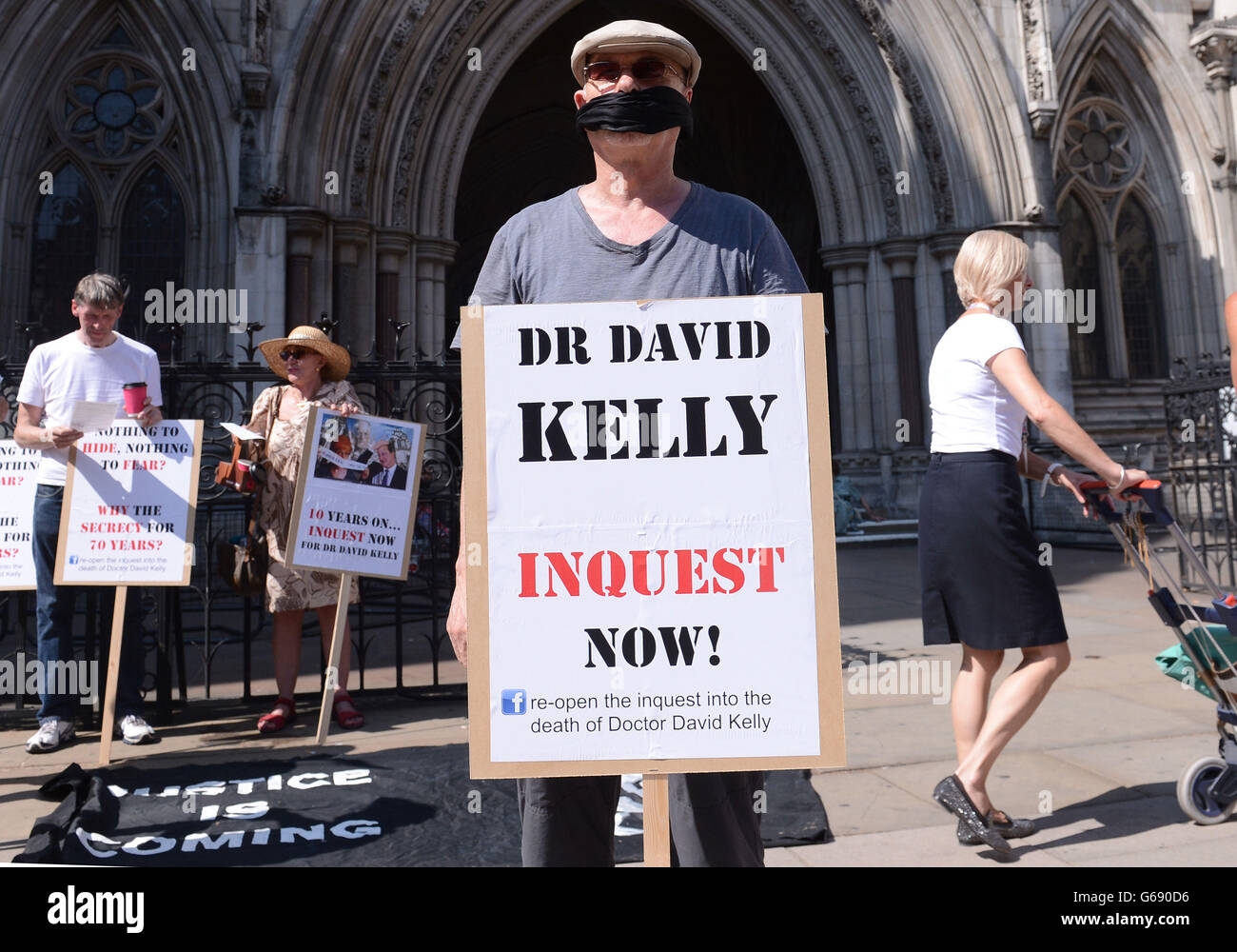 Protest for Kelly inquest Stock Photo - Alamy