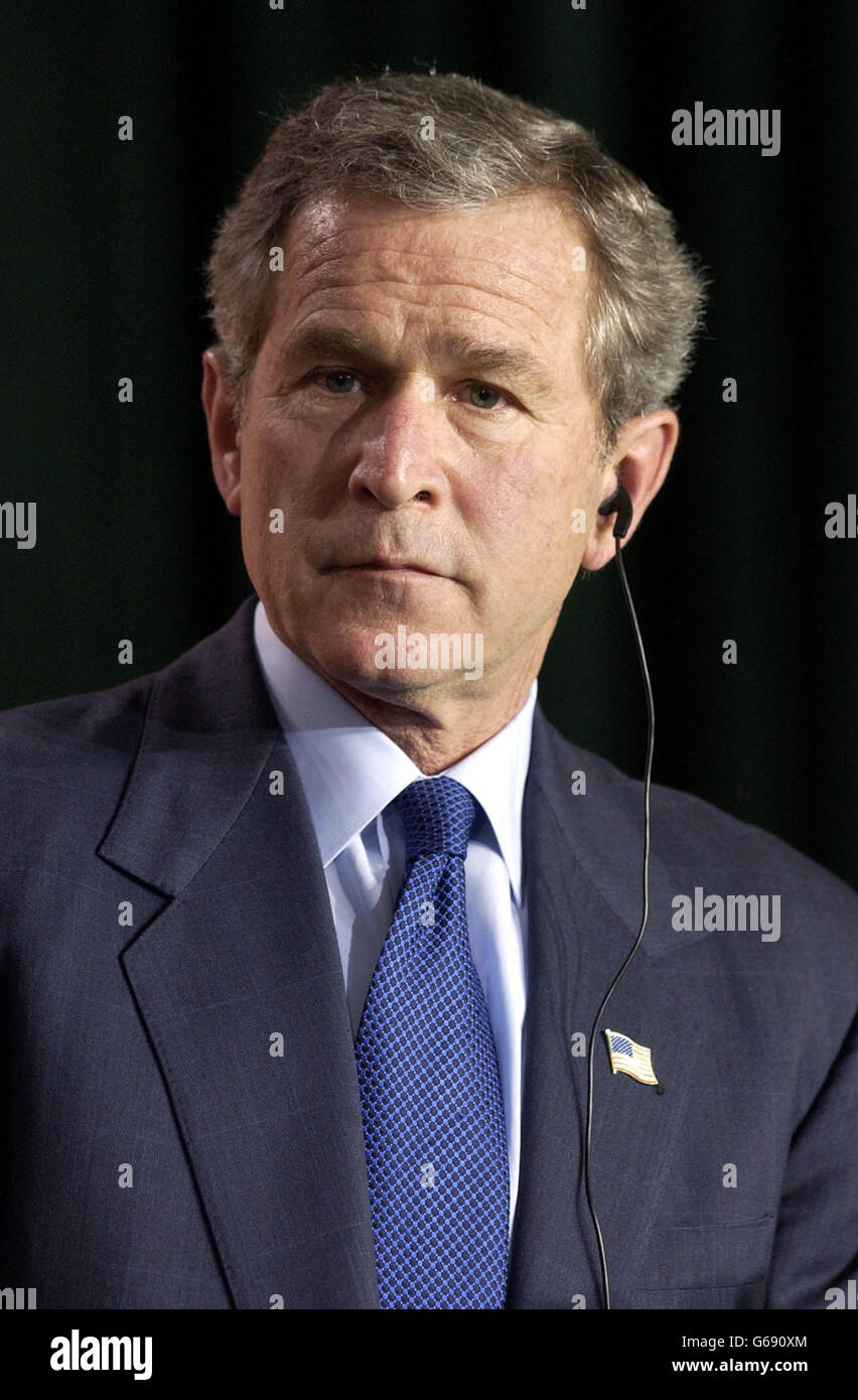 George w bush azores meeting hi-res stock photography and images - Alamy