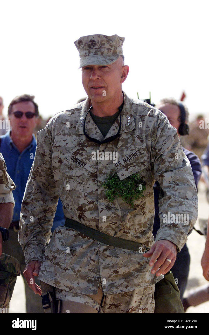 Lt. Gen. James. T. Conway in Kuwait Stock Photo - Alamy