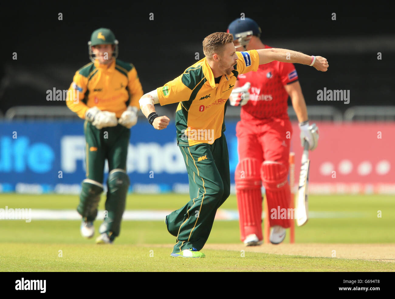 Cricket notts full length hi-res stock photography and images - Alamy