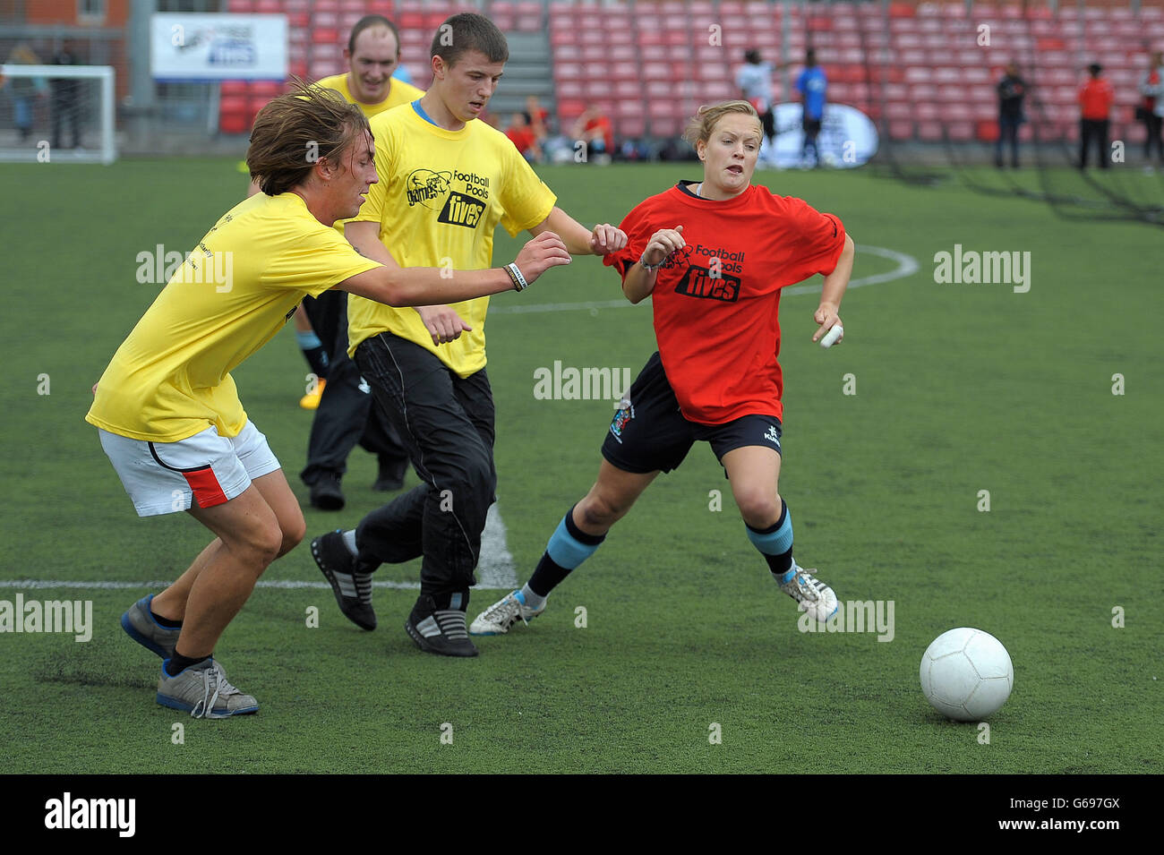 Sport - Fast Track Street Games - City Academy Bristol Stock Photo - Alamy