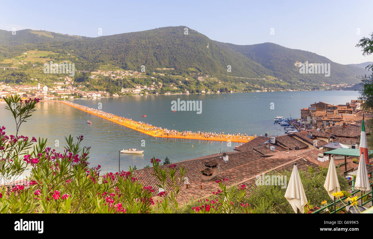 Italy christo floating piers sulzano hi-res stock photography and ...