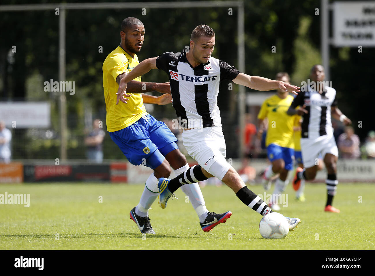 Leon clarke coventry city l hi-res stock photography and images - Alamy