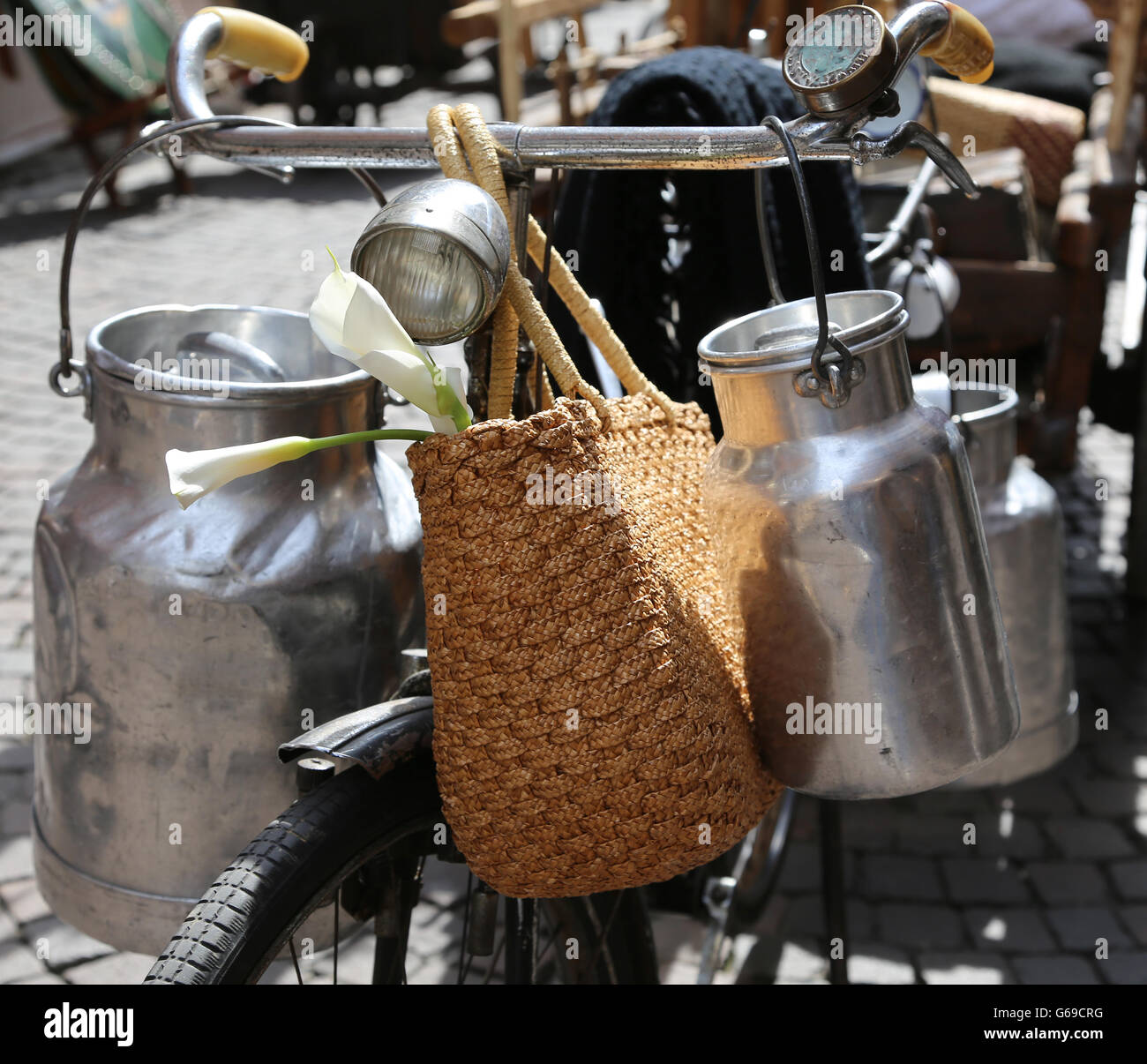 Milk can on the bike hi-res stock photography and images - Alamy