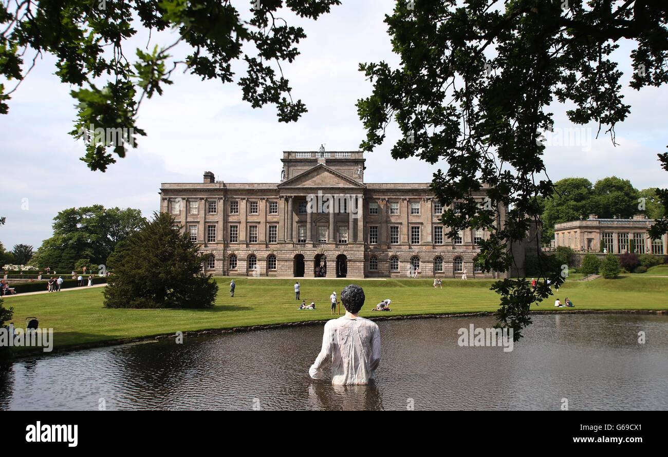 Mr Darcy statue Stock Photo - Alamy