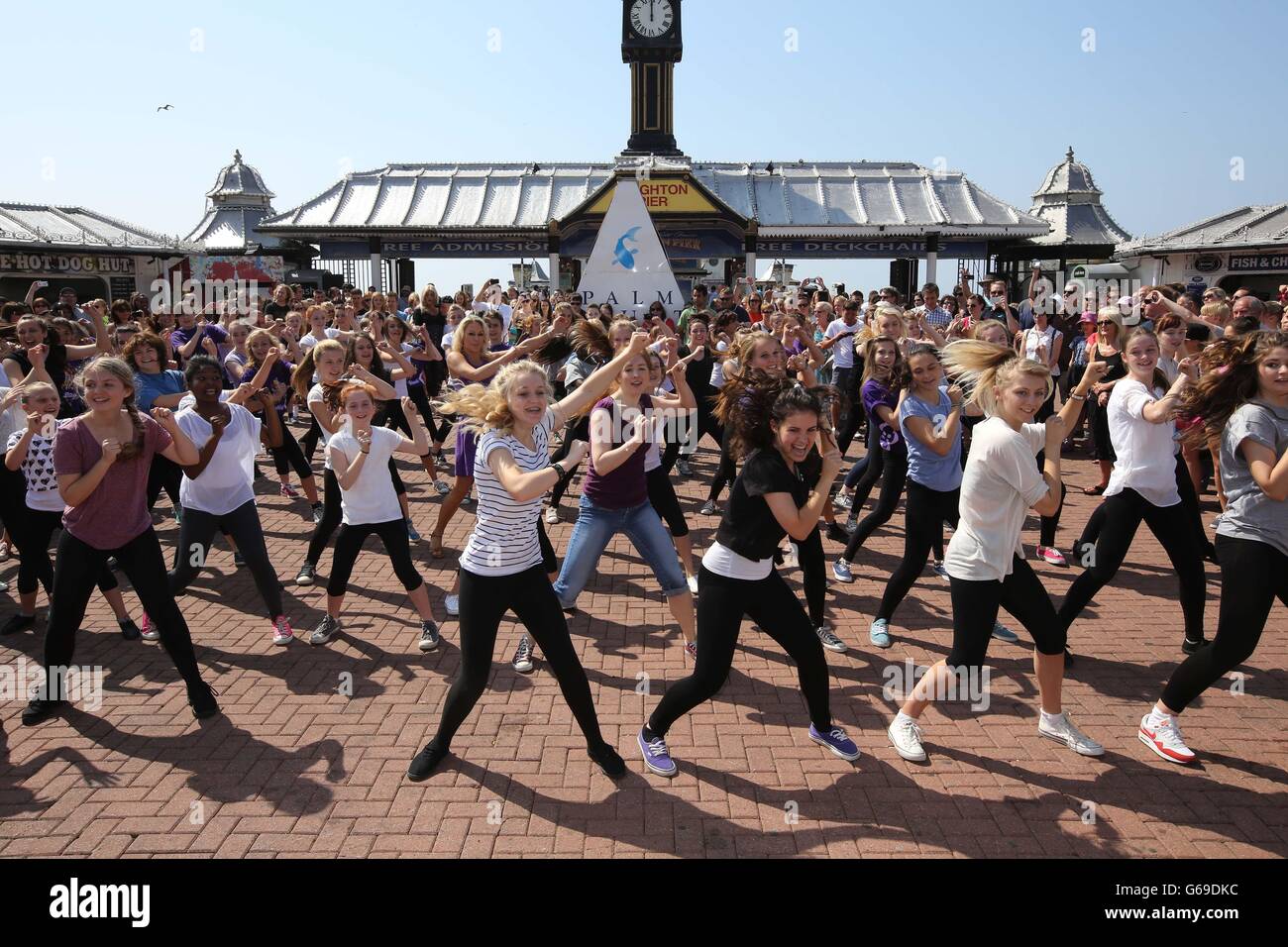 S teen beach movie flash mob hi-res stock photography and images - Alamy